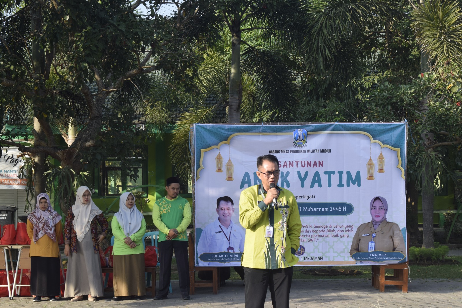 Santuni Anak Yatim Di Jumat Religi 10 Muharram 1445 H | SMK N 1 Mejayan